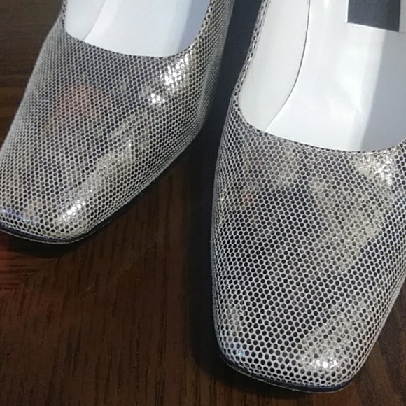 Stuart Weitzman | Shoes | Stuart Weitzman Vintage Snake Print Pump ...